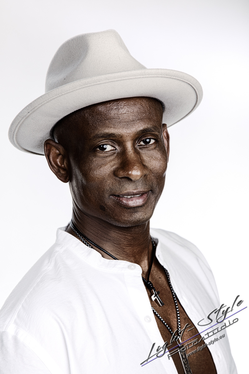 Alberto-Fashion-Maennerportraet-2021-93 – Fotostudio Light-Style`s Blog